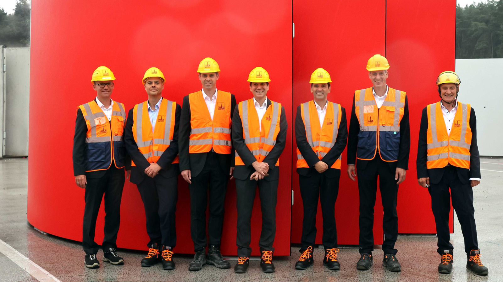 Max Bögl: 1.000 Türme im Jahr; Fuchs Europoles: Prototyp im Bau leitet ...