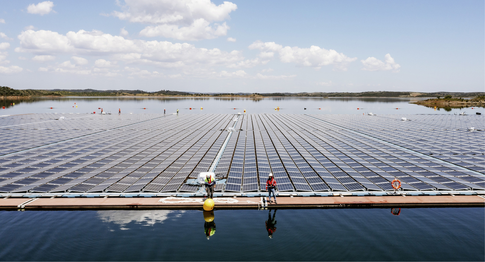 12.000 Solarzellen auf dem Alqueva-Stausee in Portugal